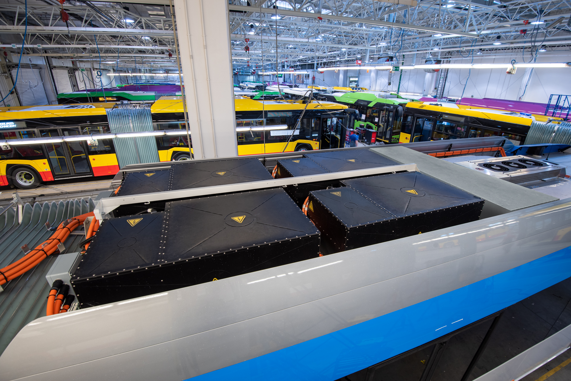 Batteries: range or charging time? - eCity powered by Solaris